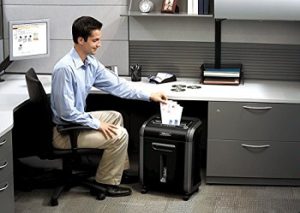 Best 5 CD & DVD Disc Shredders (& Paper Combo) Reviews In 2022