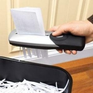Best 5 Handheld Paper Shredder (Portable & Cordless) In 2022